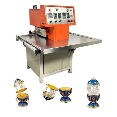 China Fully Automatic Centrifugal Casting Machine for Zinc Alloy Carousel Ornament, Tabletop Decorative Stopper & Earring Storage Box for sale