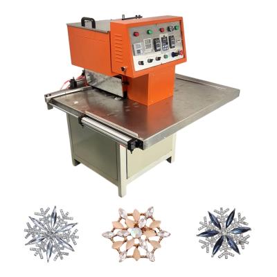 China Fully Automatic Zinc Alloy Metal Snowflake Pin Brooch Production Machine for sale