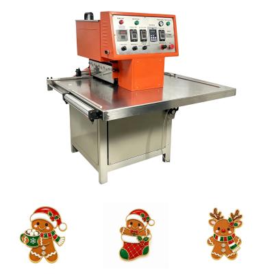 China Full-automatic Spin Casting Machinery for Gingerbread Man Design Zinc Alloy Pin for sale