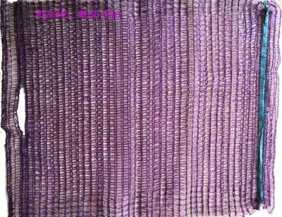 China PP Woven Mesh Bag for Onion Vegetable Fruit Packing 40x60cm 5-25kg Capacity Drawstring Closure for sale