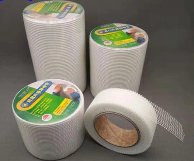 China Alkali Resistant Fiberglass Mesh Tape 5cm x 90m Wall Grade A Fireproof for sale