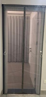China Customizable Magnetic Mesh Door Curtain 35x82 Inch Insect Proof Polyester Heat Hemmed for sale