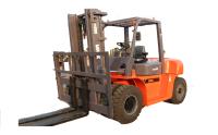 China Orange Electric Diesel Powered Forklift China Engine Chaoyang 6102 Euro II for sale