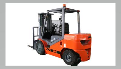 China Red Isuzu High Lift Low Profile Forklift 2 Stage Or 3 Stage Mast CPCD25 for sale