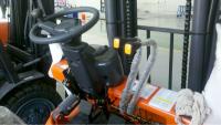 China 3 ton CPCD30 three mast with ISUZU engine forklift for sale