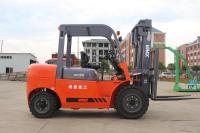 China Diesel Engine Warehouse Lift Truck 4.5 Ton Truck CPC45 With 6000mm Lifting Height for sale