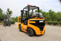 China CNG / Lp Gas Forklift With Nissan K21engine , Compact Electric Forklift for sale