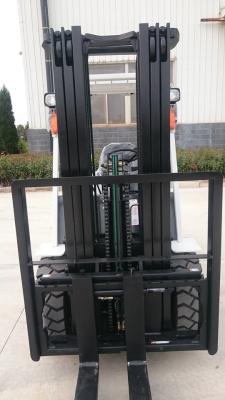 China Empilhadeira diesel com capacidade de 6600lbs isuzu motor 3ton empilhadeira com transmissão hidráulica for sale