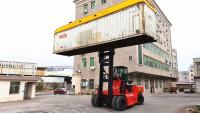 China BENE 42 tons heavy diesel forklift 40ton to 45ton container reach stacker with container spreader for sale