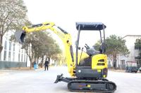 China EPA Standard 2000kg Diesel Mini Excavator For Farm Use Long Lifespan for sale