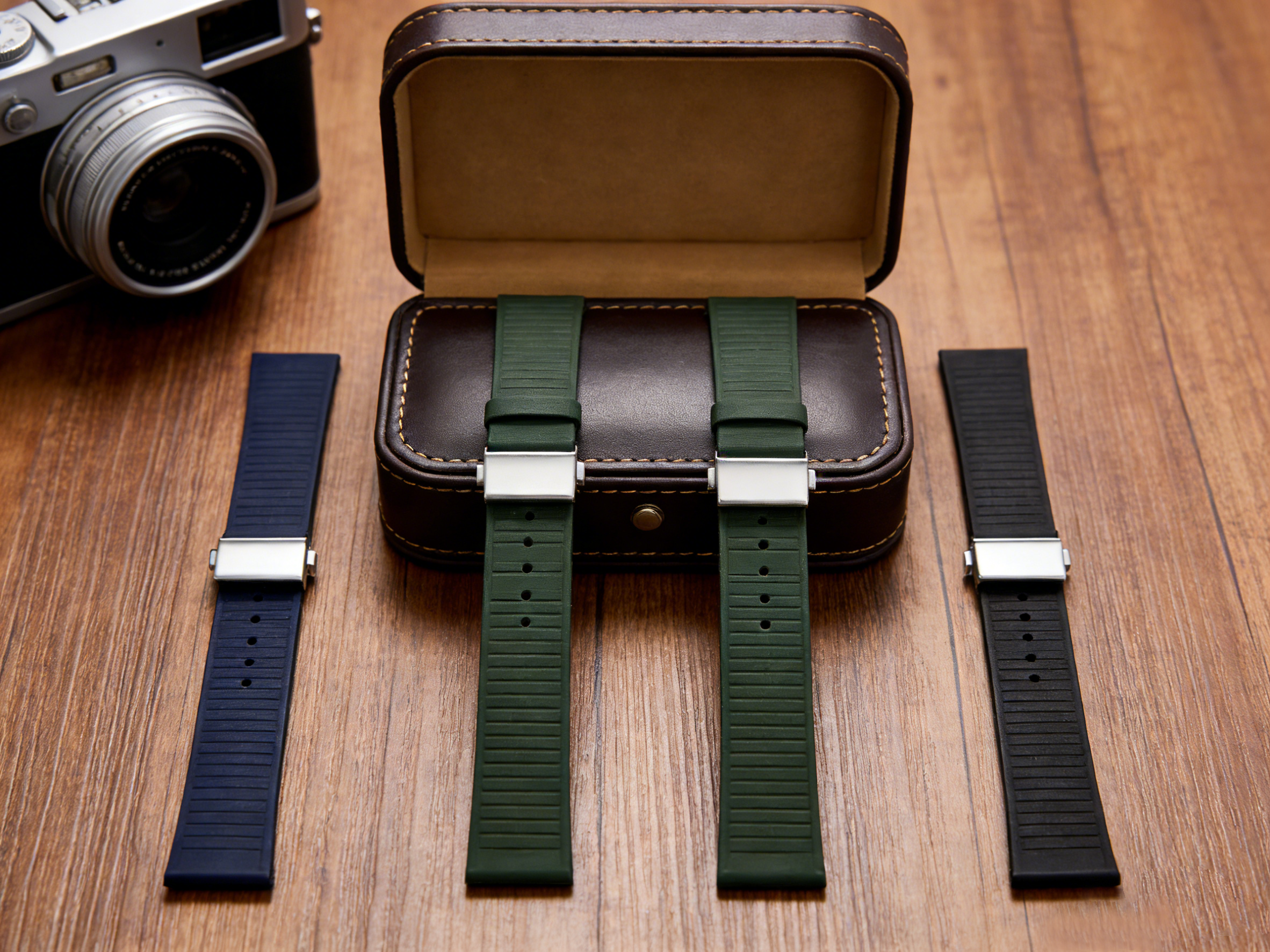 2026 Modern Daily Silicone Watch Strap: Water & sweat resistant, paired with a quality leather case, meets urban professionals' needs (commute, gym) – a practical, refined choice in the premium strap market.