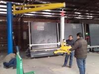 China Industrial Window Glass Lifter Vacuum Panel Lifter With Cantilever 0.5-0.8MPa for sale