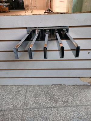 China Chrome Universal Shopfitting Accessories for Easy Integration with Standard Slatwall Panels for sale