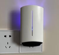 China Convenient Plug in Wall Mosquito Trap with Sticky Pads 79.8g Weight and 8.5*6*14.5CM Size for sale
