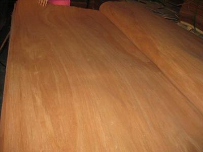 China Rotary Peeled Red Canarium Wood Veneer Sheet For Plywood, MDF for sale