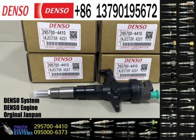 China Truck Engine Parts Common Rail Diesel Fuel Injector 295700-4410 8-98399618-0 2957004410 8983996180 for sale