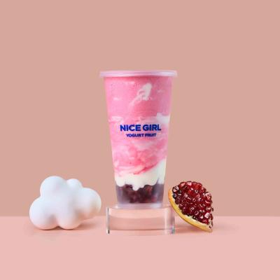 China Pomegranate Grape Frozen Yogurt Franchise Bright Store For Young Adults for sale