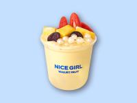 China Creamy Mango Infused Frozen Yogurt Franchise Yogurt Fruit Cup With Seasonal Fruits for sale