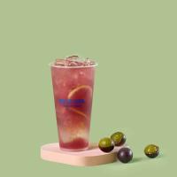 China Grape Handcrafted Cold Milk Tea Franchise Fresh Ice Milk Tea Franchise With Bursting Pearls for sale