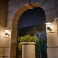 China LED Solar Wall Light With 3000K Warm Light & Easy Mounting for Garden Fence & Walkway for sale