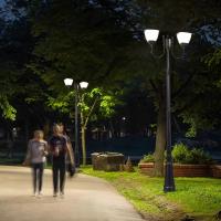China Solar Garden Pathway Lights Waterproof Bright LED Auto Dusk to Dawn Outdoor Lights for Walkway for sale