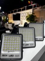 China Outdoor Solar Flood Light Auto Light Sensing High Power LED Long Lasting Charge for sale