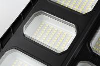 China 300W-500W Solar Street Light with IP65 Waterproof Rating and Smart Control System for Outdoor Lighting for sale