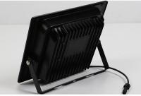 China Solar LED Flood Light with IP65 Waterproof Remote Control and Die-Cast Aluminum Housing for Outdoor Security Lighting for sale