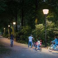 China Create a Warm Garden Night 28W Solar Garden Light with White/Warm White, Auto On/Off, IP65 Waterproof for sale