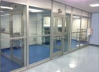 China ISO5 Class 100 Stainless Steel Frame Modular Clean Room Booth 1500x2000mm Custom Size for sale