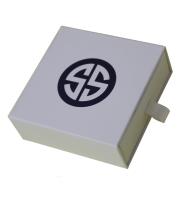 China Other Gift Craft Surface Finish Glossy White Box with Black Silver Hot Foil Logo for sale