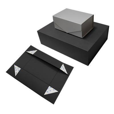 China CMYK 4 Color Offset Printing Magnetic Folding Box for Wedding Dress Gift Packaging for sale