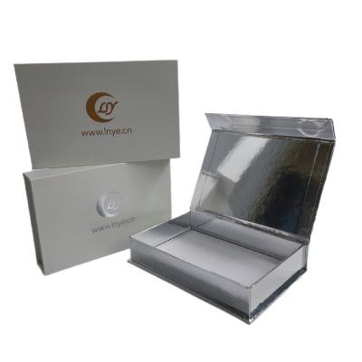 China Paperboard Ivory White Silver Pearl Magnetic Gift Box with Logo Custom Packaging Print for sale