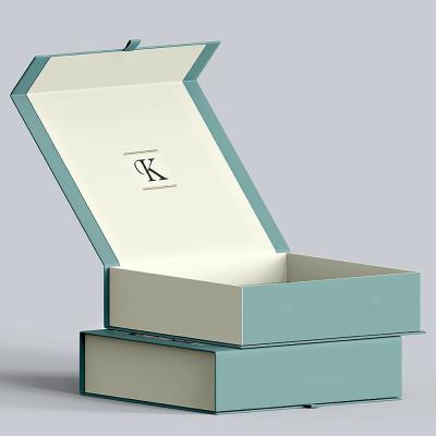 China Custom Gift Packaging Boxes For Makeup Birthday Gifts In Paperboard Material for sale