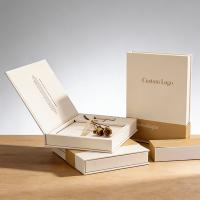 China Custom Logo Fashion Eva Rigid Cardboard Magnetic Gift Packaging Box for Sports Cards for sale