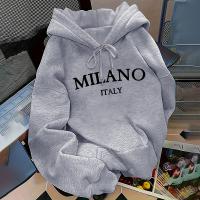China Unisex Four-Season Wear Hoodie with Hoodie Neckline for Year-Round Comfort for sale