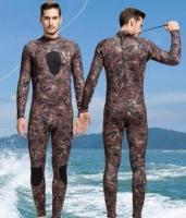 China Unisex Neoprene Camouflage Wetsuit 3mm for Diving Swimwear with Cap OEM Custom Colors for sale