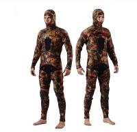China Neoprene Wetsuit with Hoodie Unisex Long Sleeve 3mm Thickness UV Protection SPF 50+ for sale