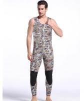 China 5mm Camouflage Neoprene Two-Piece Wetsuit Diving Suit with Hoodie High Elastic S-2XL for sale