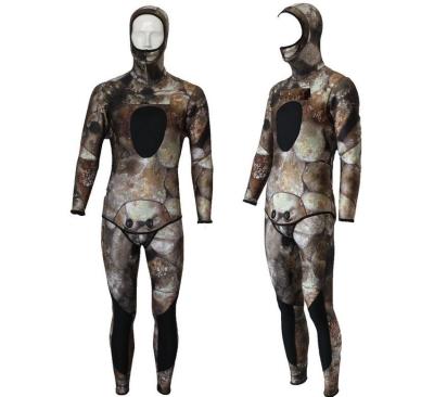 China Neoprene Camo Spearfishing Wetsuit for Adults 3mm Long Sleeve One Piece for sale