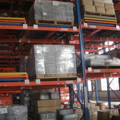 China 500-5000kg Heavy Duty Push Back Warehouse Racking System with LIFO Operation and Custom Sizing for sale