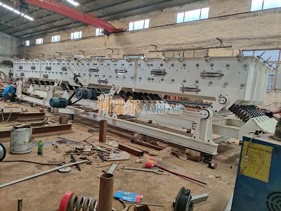 China Stainless Steel Balanced Vibratory Conveyor for 80TPH Raw Sugar with 1800mm Trough Width and 6.7-10.8Hz Frequency for sale