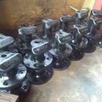 China 150KN T Type Cast Iron Boat Bollard Painted Bitumen For Marine Outfitting for sale