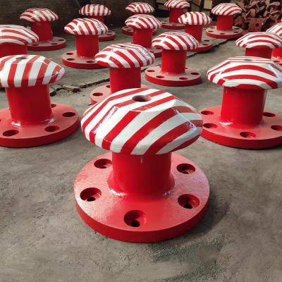 China 450KN Pillar Type Cast Iron Mooring Bitt Port Bollard Polished Protection for sale