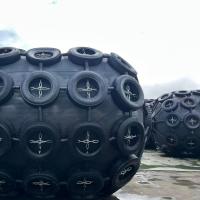 China ISO 17357 3.3m x 6.5m Pneumatic Rubber Fender for Marine Vessel Collision Protection with Reinforced Tire Net for sale