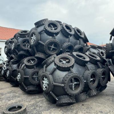 China ISO17357 Certified Marine Rubber Fender with High Energy Absorption and Customizable Size for Ship Berthing Protection for sale