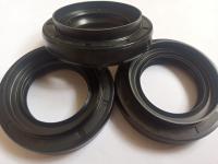 China TC NBR FKM Rubber Oil Seal with Metal Bonded -40°C to 220°C for Automotive Machinery for sale