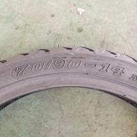 China Tubeless Motorcycle Tire 70/90-14 6PR Natural Rubber Black 1 Year Warranty for sale