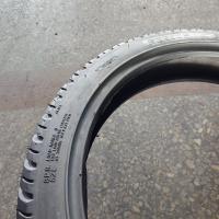 China Soft Rubber Motorcycle Tyre 100/90-18 4.4kg 6PR 8PR Max Load 266kg for sale