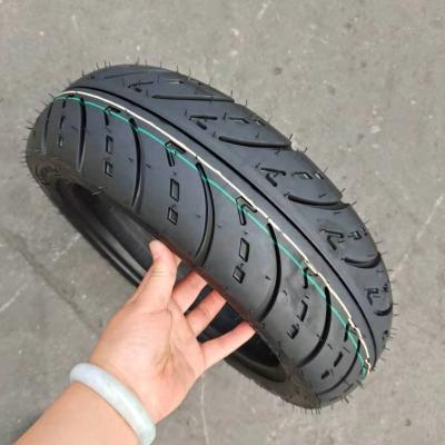 China Tubeless Motorcycle Tire Casing 120/70-12 5000 Pcs Daily Production Capacity for sale